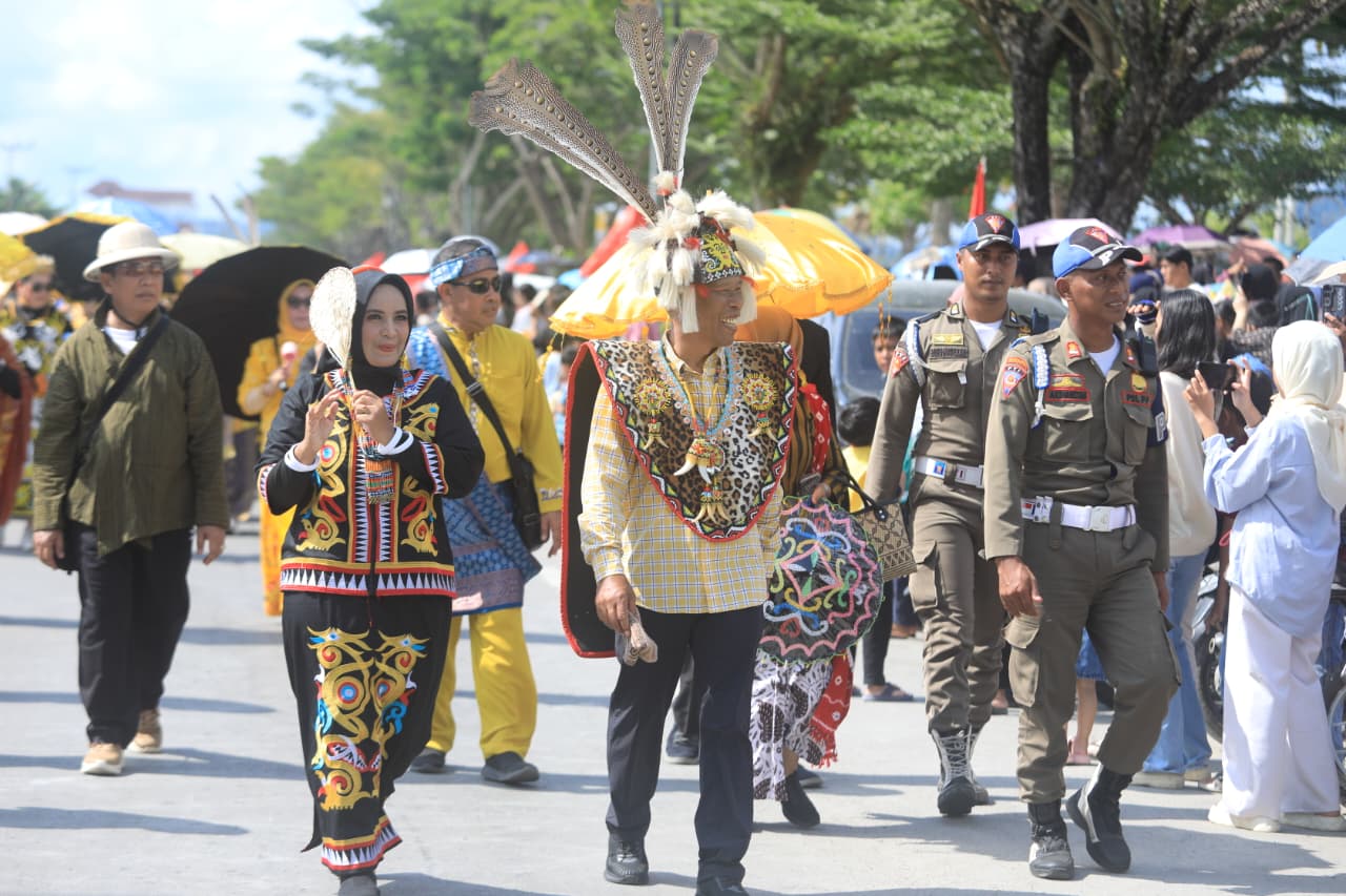 Semarak Pawai Budaya Bulungan: Merajut Keberagaman dalam Semangat Hari ...